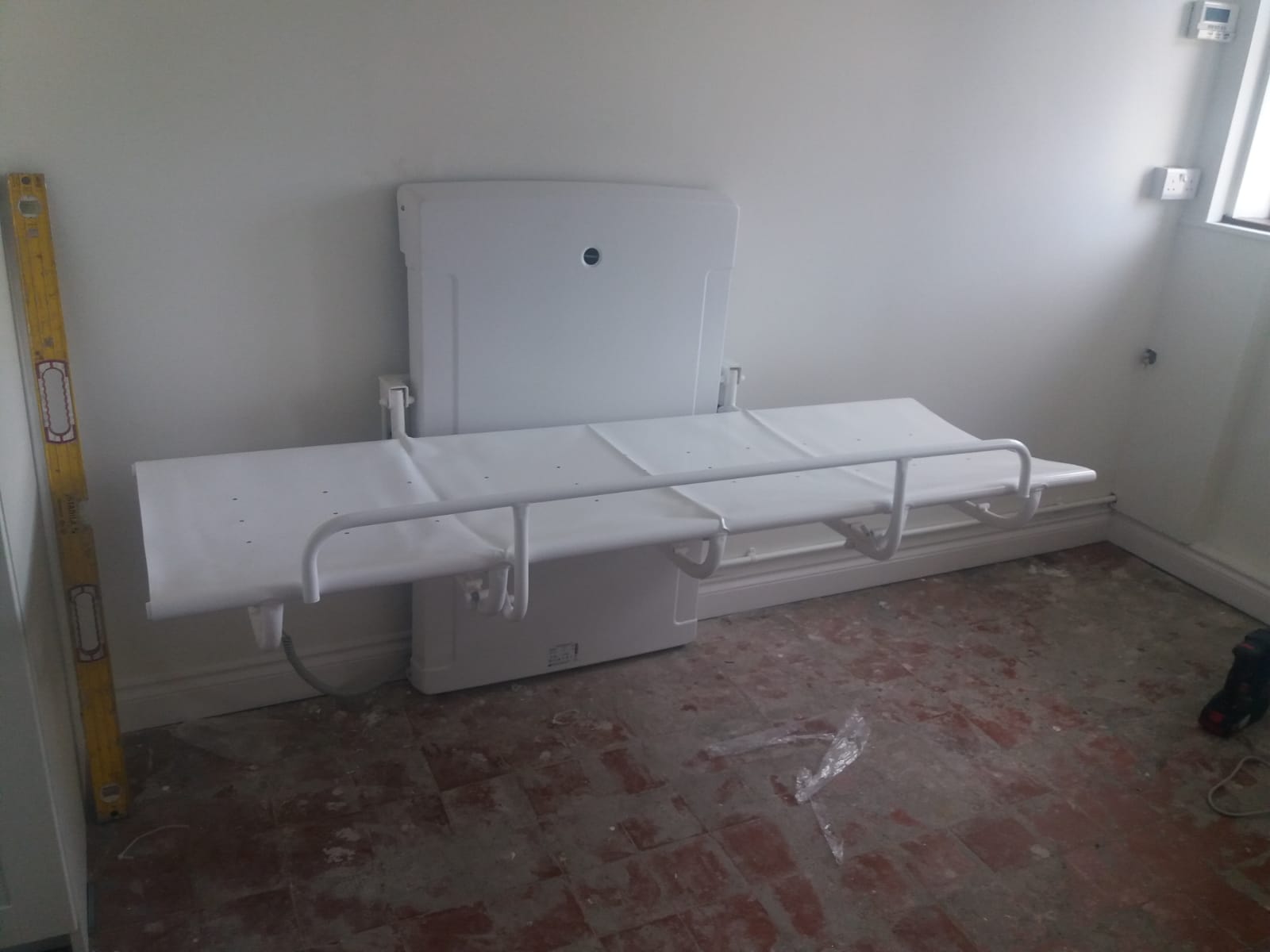 BEST PRESSALIT CARE – NURSING BENCH 1000 WALL MOUNT ELECTRIC HEIGHT ADJ ...