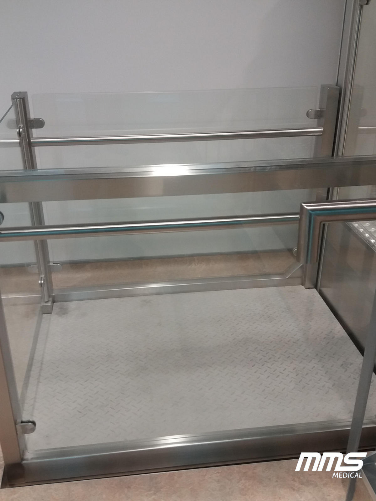 Barduva RB150 Platform Lift - Commercial Installation - Mallow Hospital ...